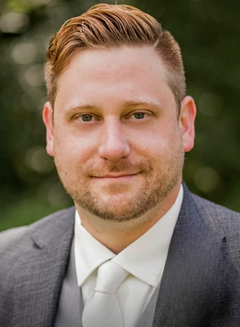 Meet Our Dentist - Lakeside Dental